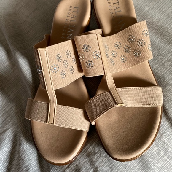 Italian Shoemakers | Shoes | Italian Shoemakers Cream Wedge Melony ...